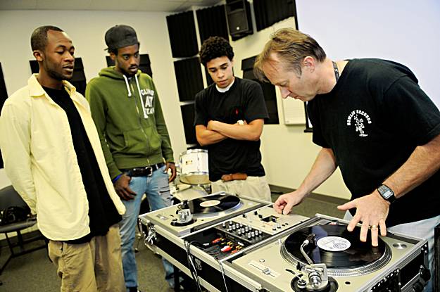 Minnesota college grooves students on hip-hop