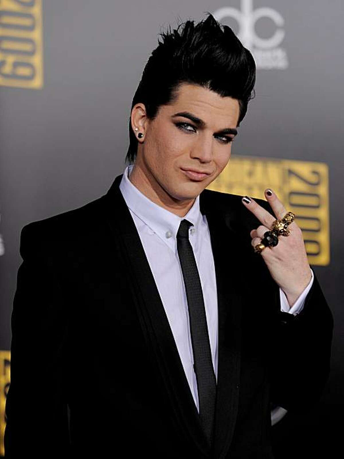 'Idol' runner-up Lambert's 1st major album out