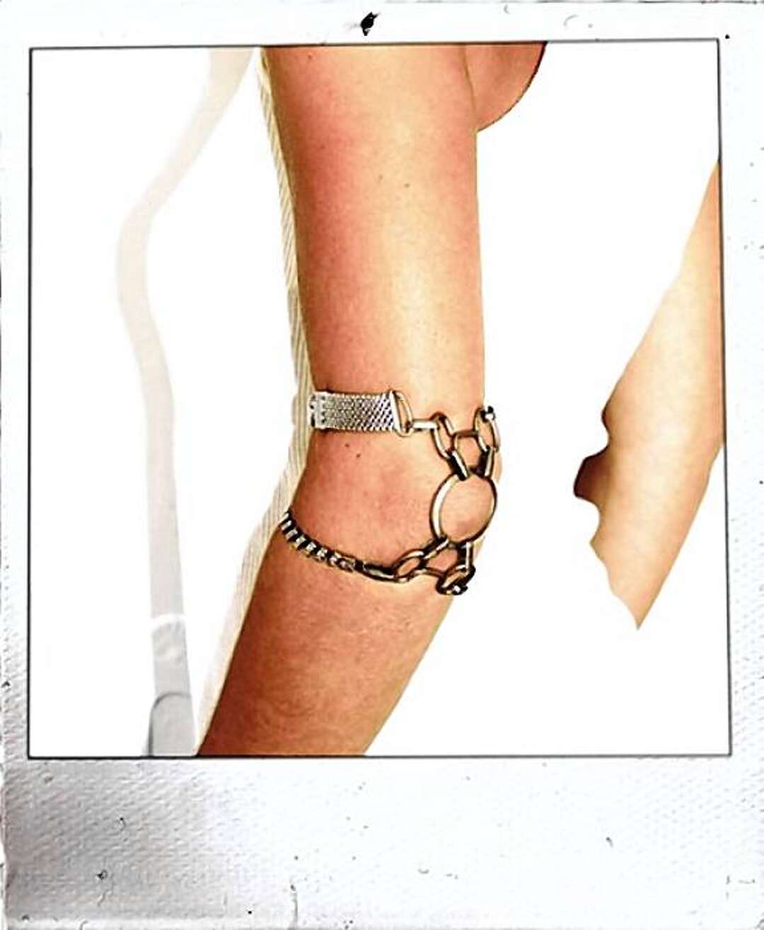 Body jewelry that doesn't require piercing