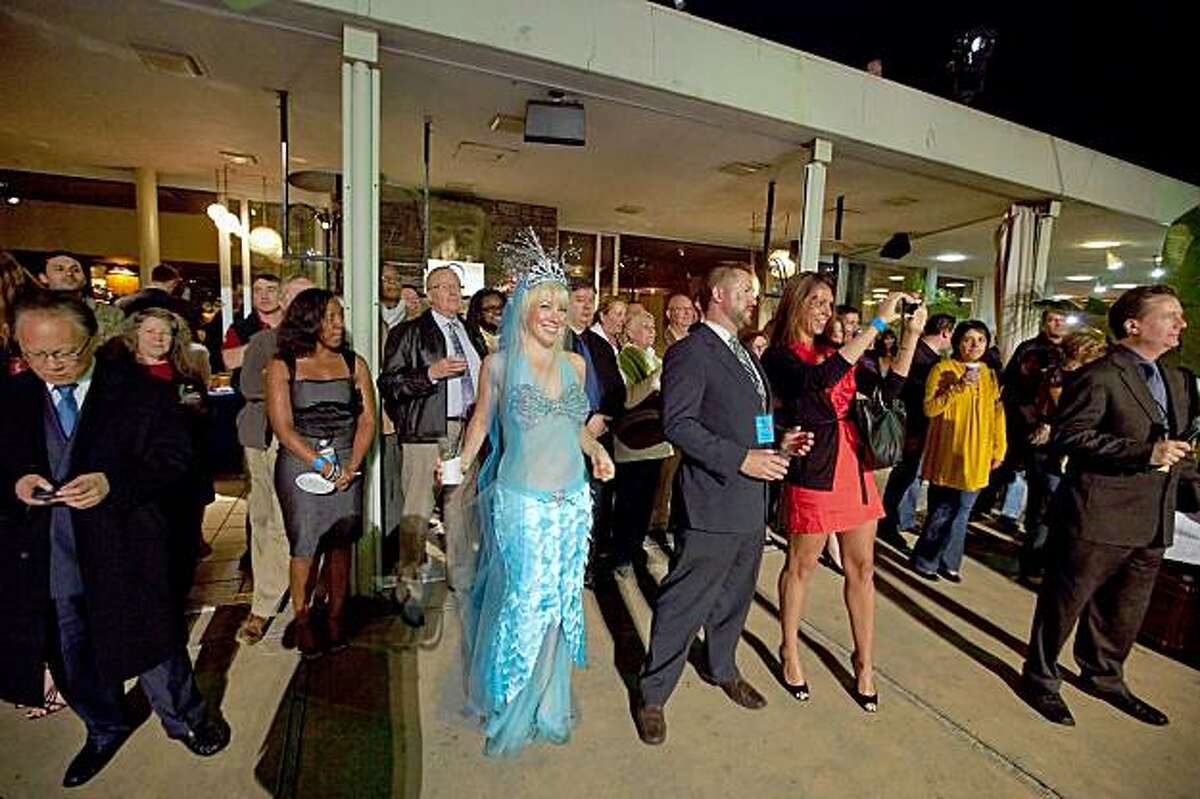 17th TNDC Annual Celebrity Pool Toss