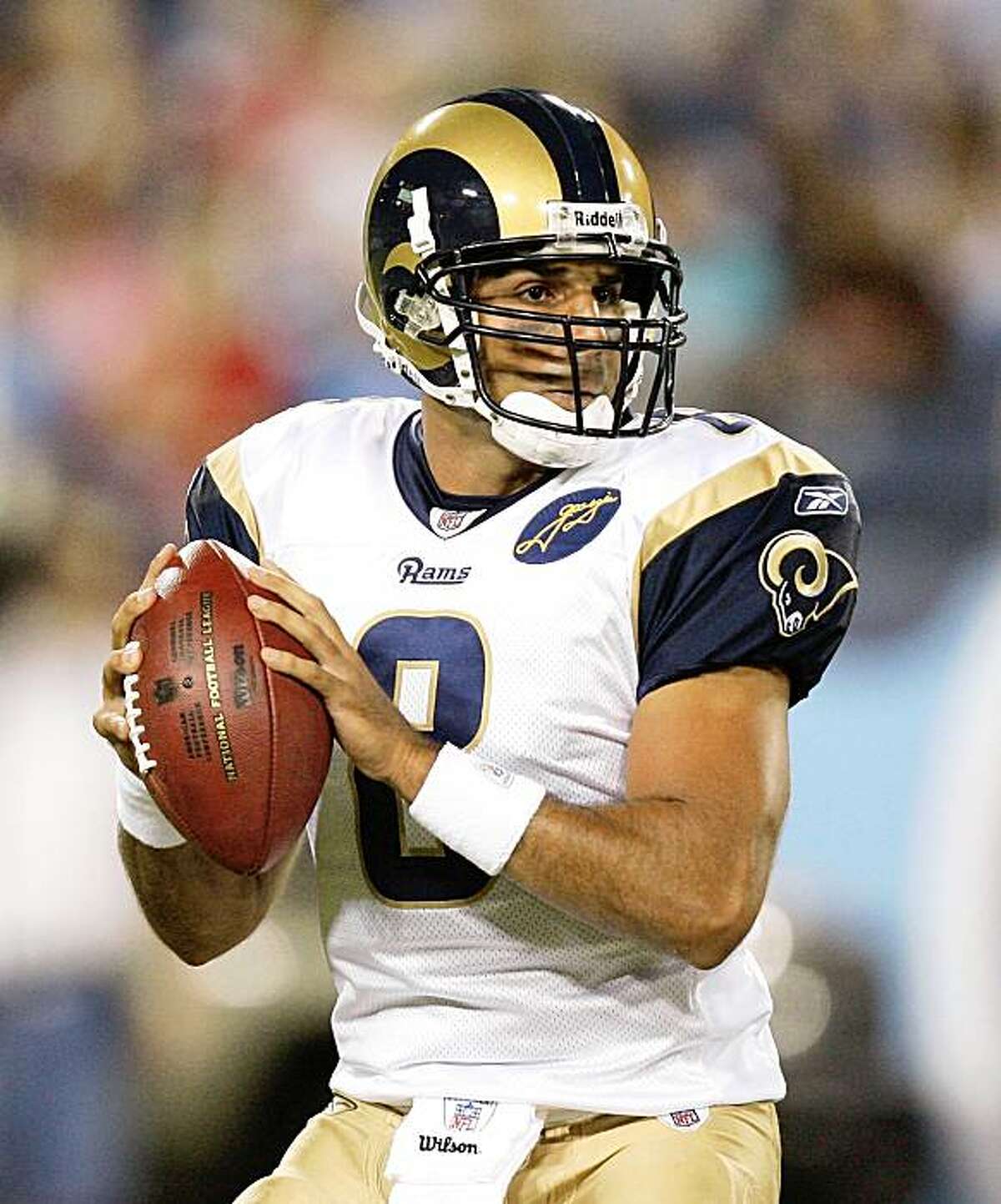 Hard-working Gradkowski gives foes new look