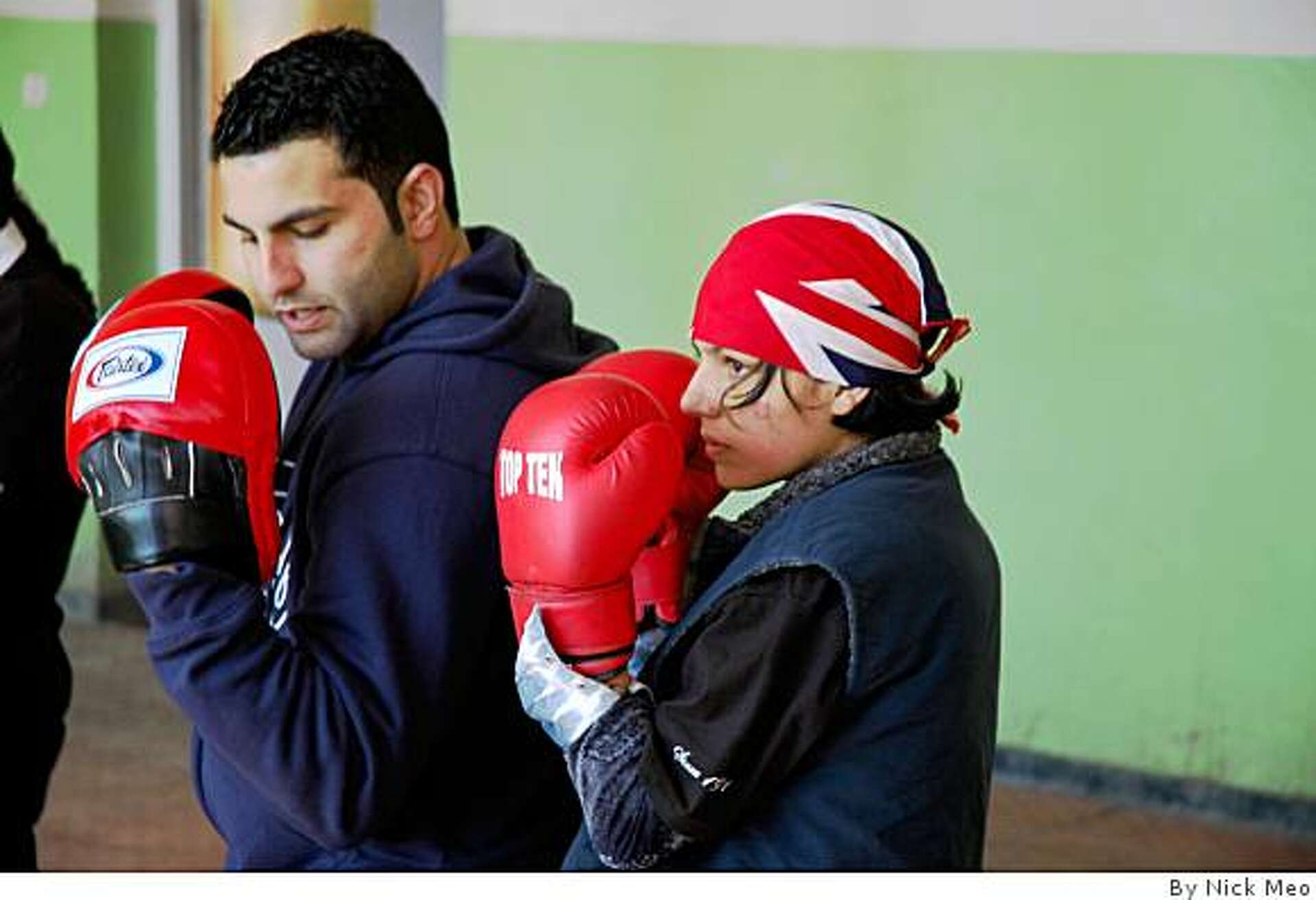 Women boxers challenge Afghan culture