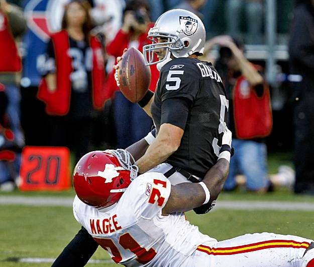 Raiders hit bottom with loss to lowly Chiefs