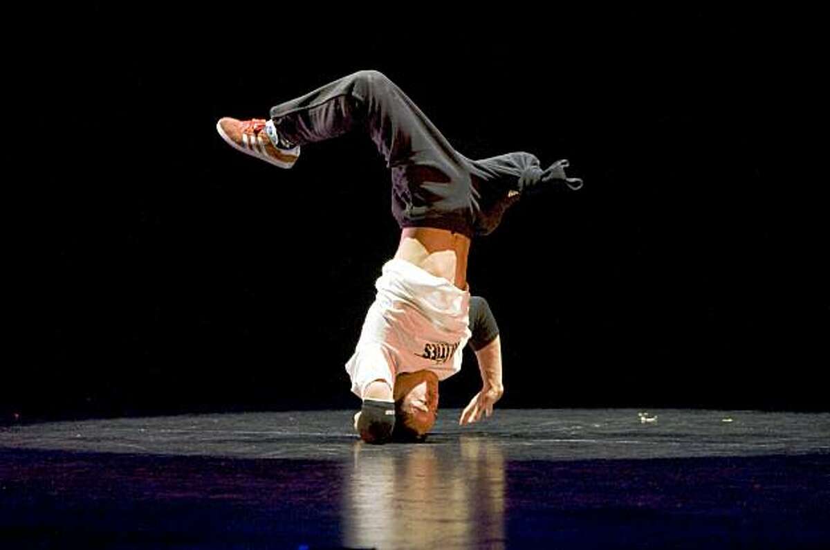 Hip-hop dancers heat up the night