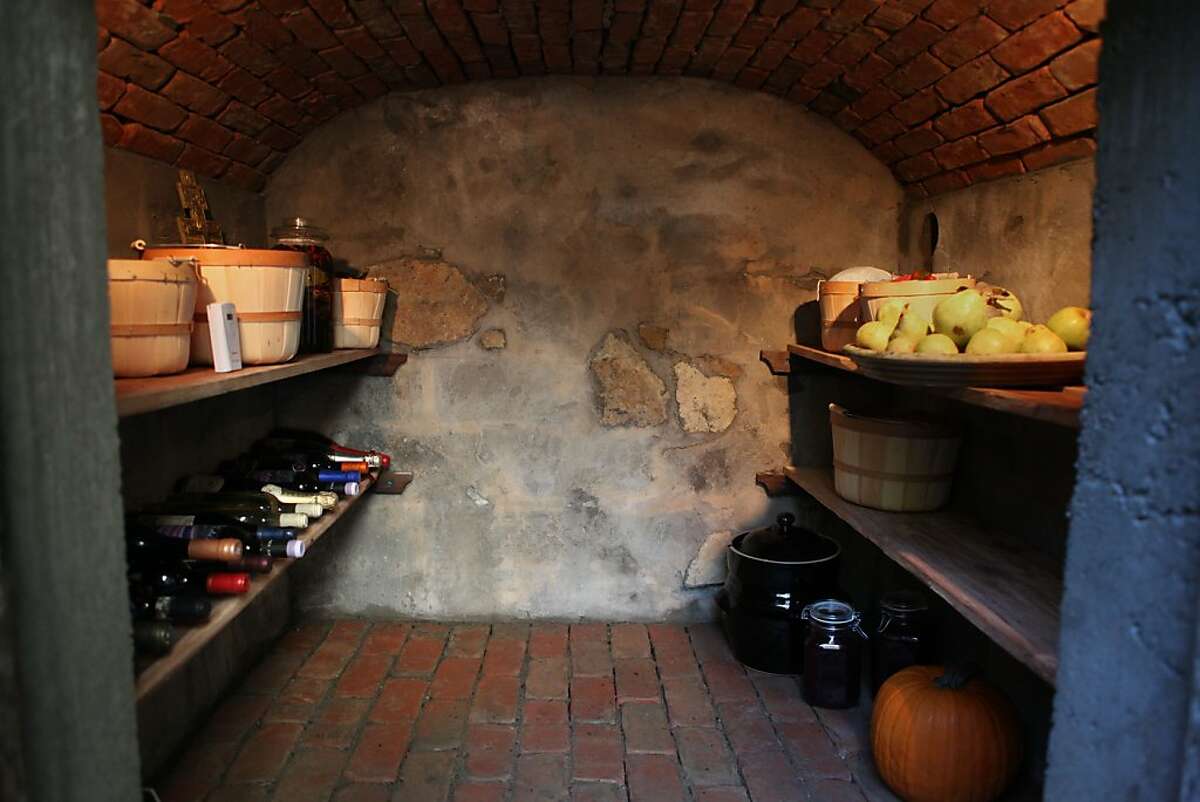 European native digs culinary caves at local homes