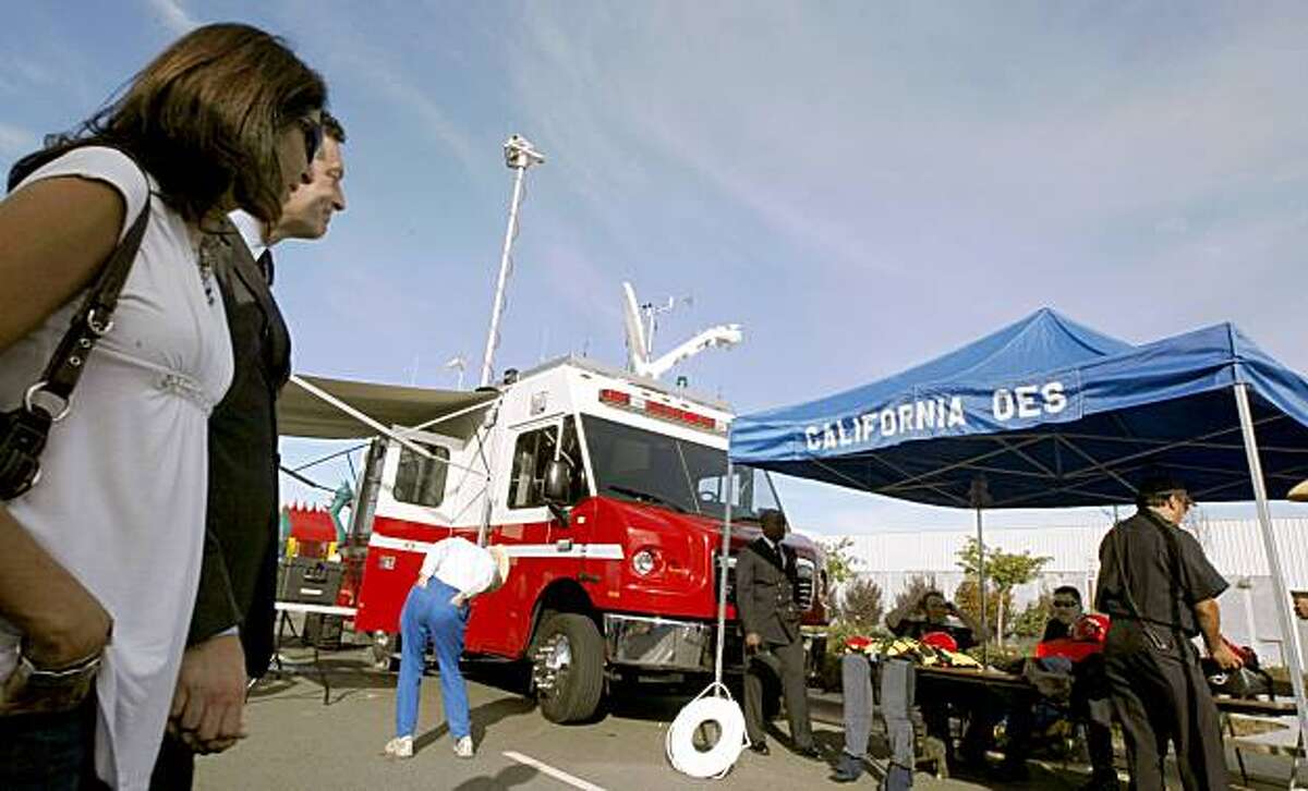 Remembering the quake victims in Oakland