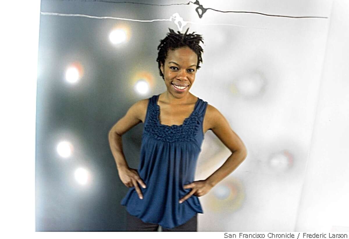 Nilaja Sun leaves no character behind in show