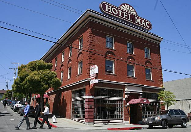 Point Richmond: A tunnel separating two worlds