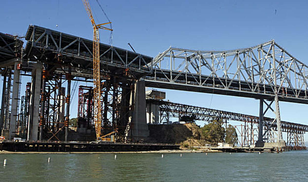 Snag slows Bay Bridge demolition work