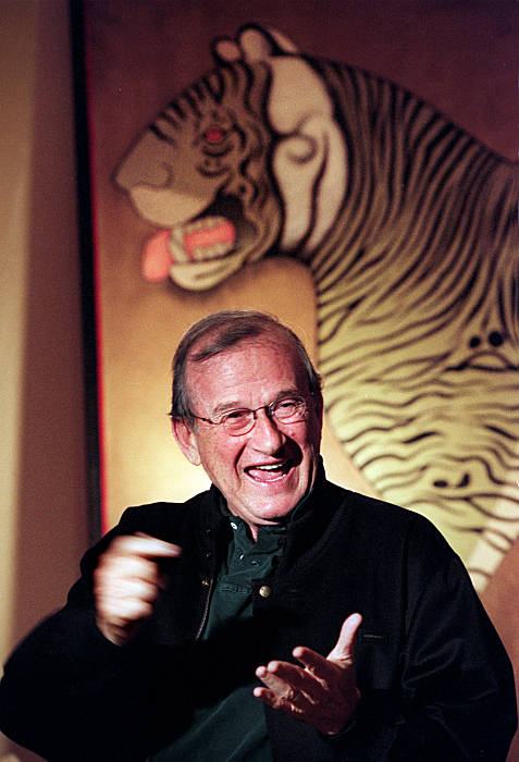 'MASH' developer Larry Gelbart dies