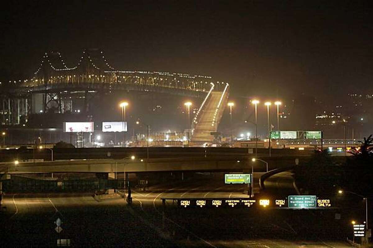 Bay Bridge crews hit minor snag