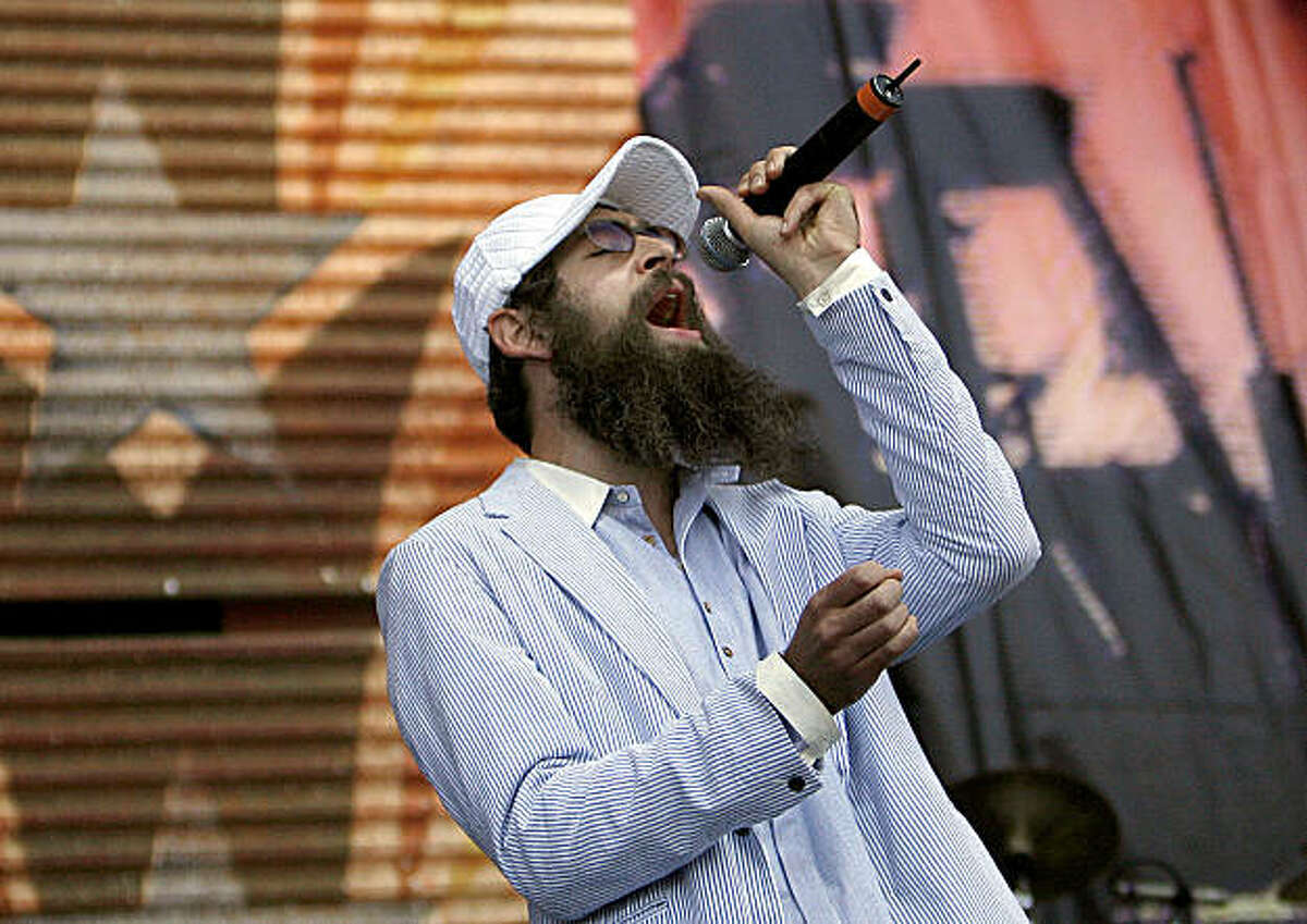 Hasidic Matisyahu strays from reggae to grow