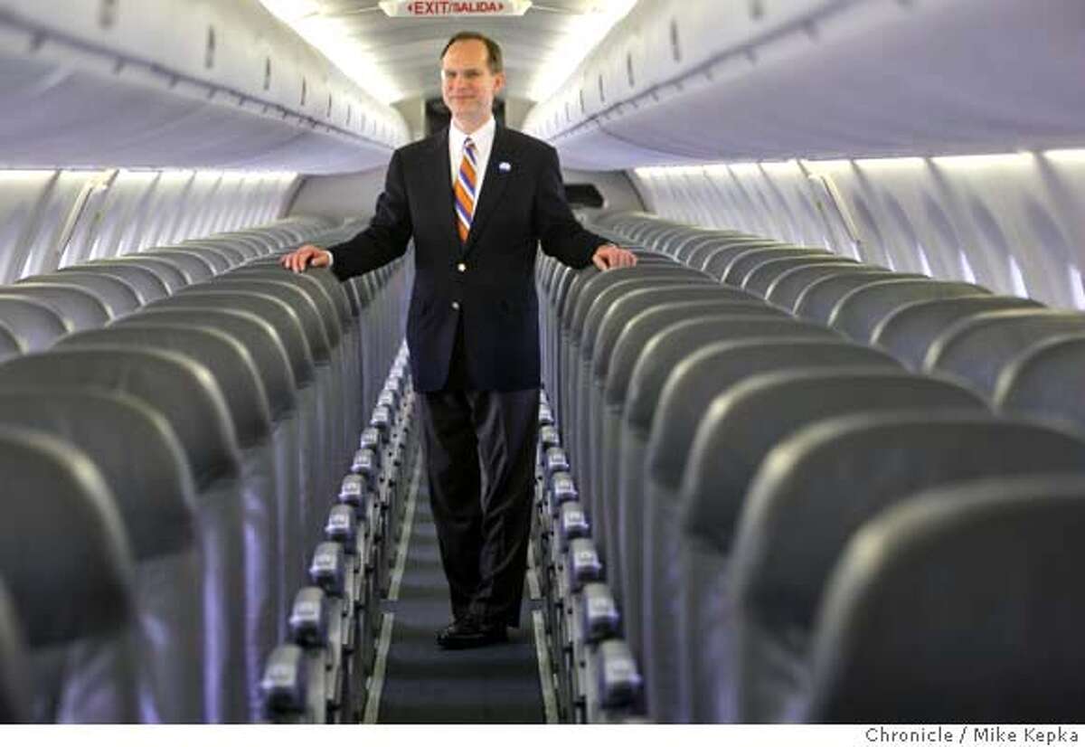 JetBlue rides above industry's turbulence