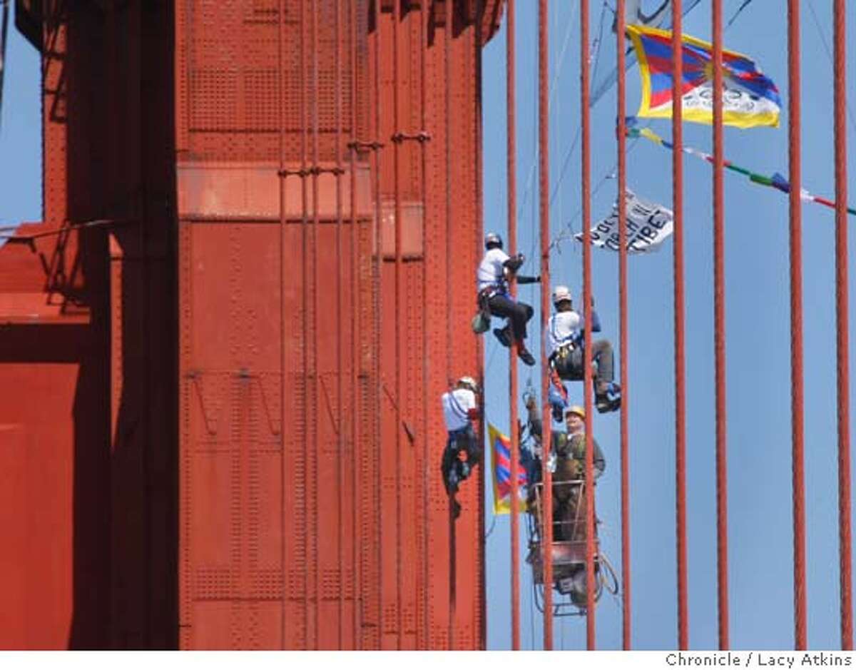 Pro-Tibet protesters climb Golden Gate Bridge cables