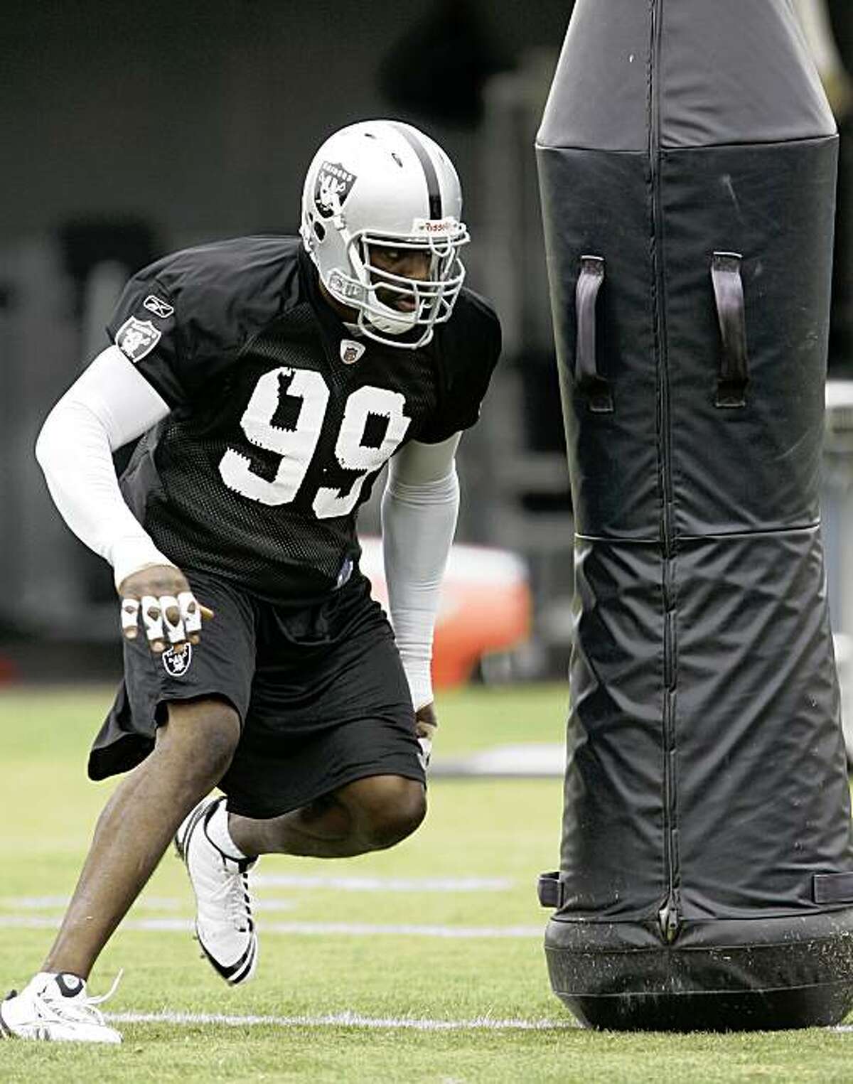 Burgess traded to Patriots