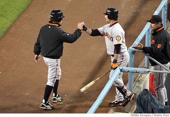 Long reliever Lincecum scores the winning run