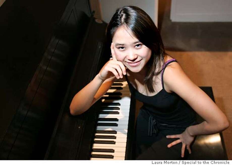 Review: Stunning show by pianist Yuja Wang - SFGate