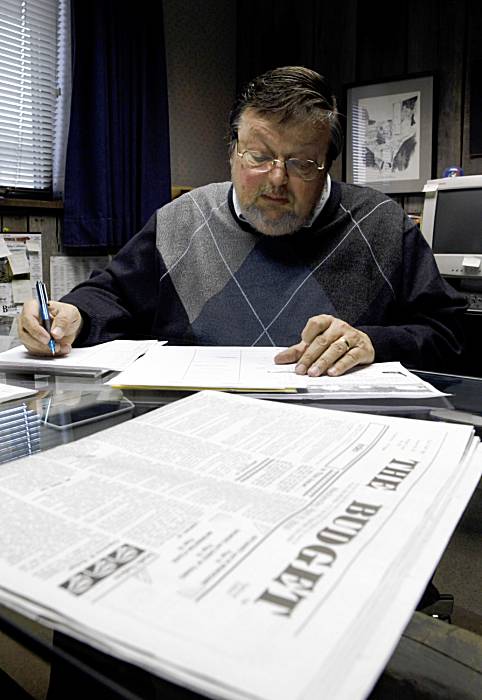 Amish newspaper succeeds the old-fashioned way