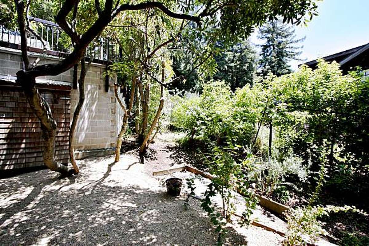 Twitter co-founder selling Berkeley cottage
