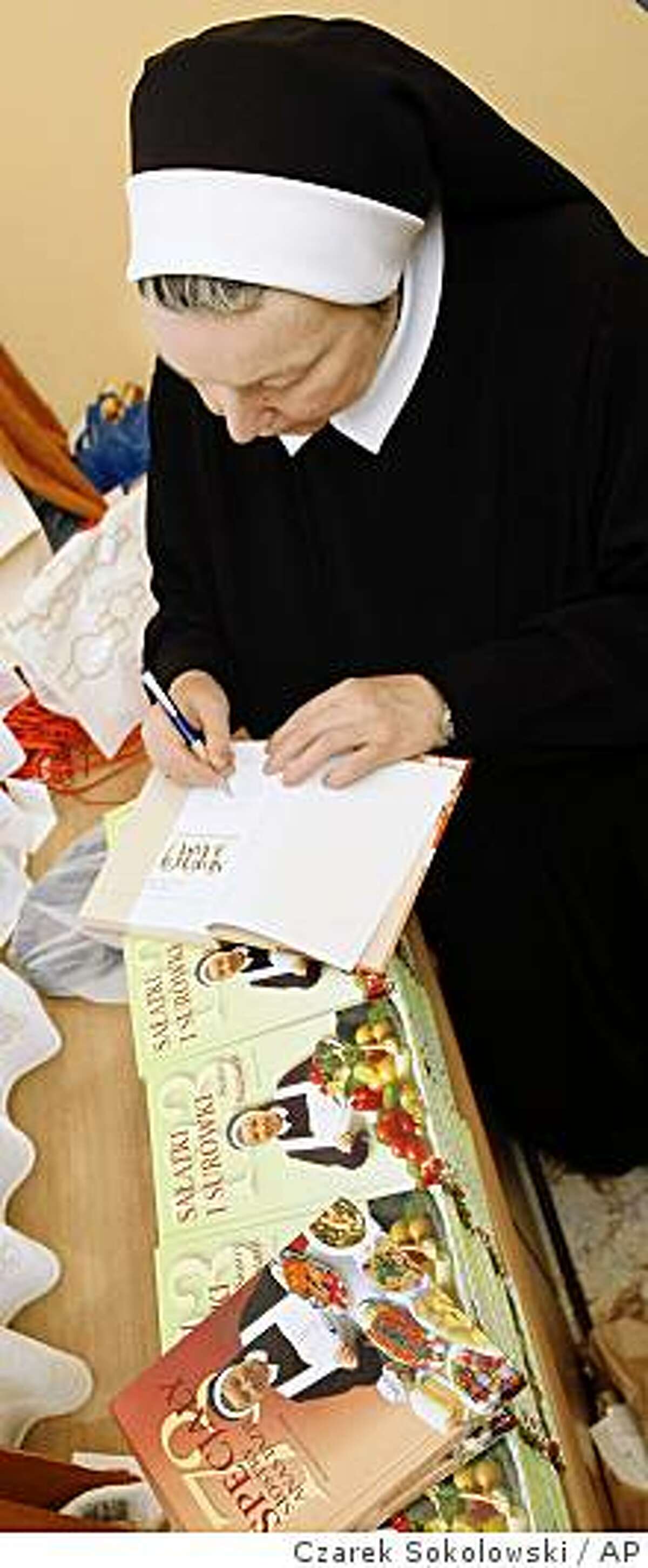Fame makes Poland's cooking nun uneasy