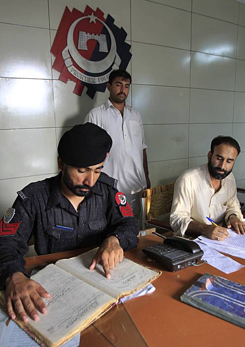 Terror suspect beat Pakistan bank-robbery case