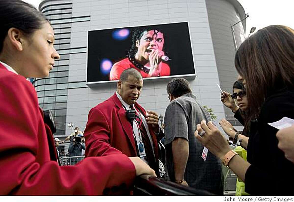 Emotional farewell for King of Pop