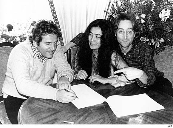 Allen Klein, manager of rock bands, dies at 77