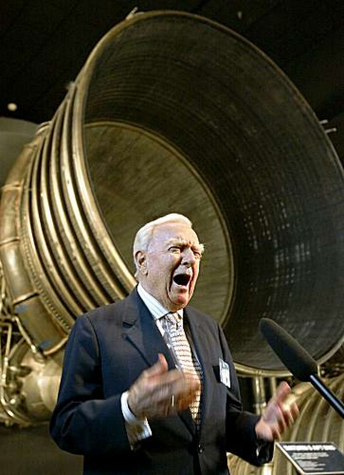 Iconic newsman Walter Cronkite dead at 92