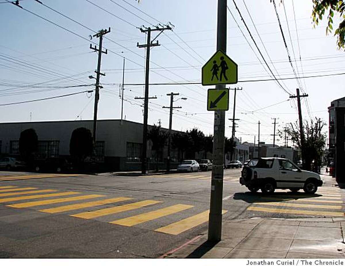 No stop signs at 17th and Arkansas