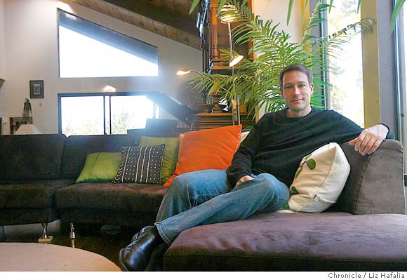 Dan Hunt's curious adventures in the dating zone