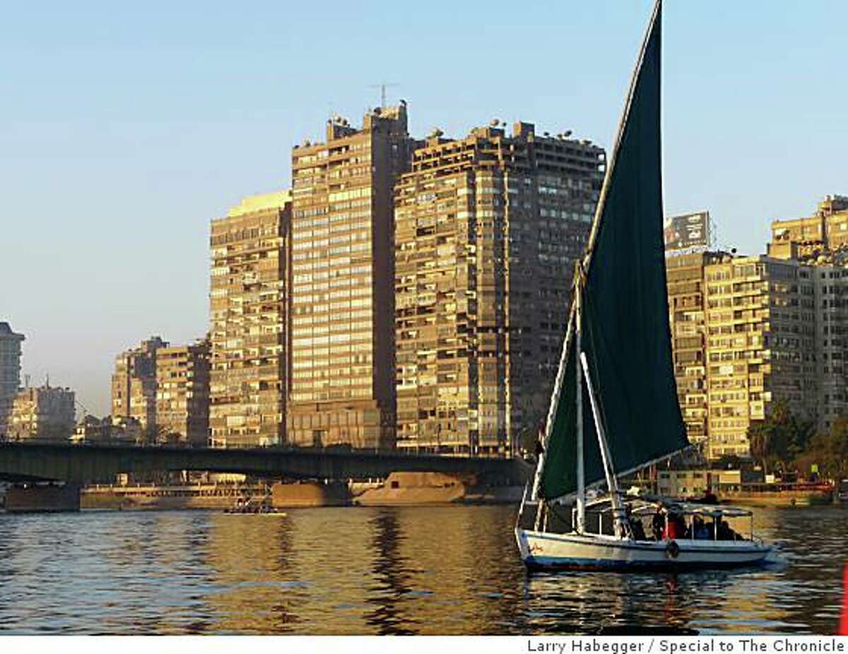 Nile offers glimpses of ancient, modern Egypt