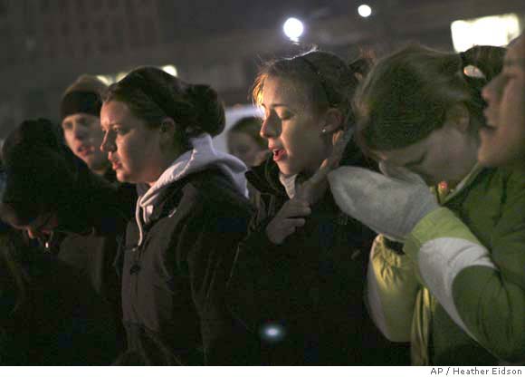 6 shot dead at Illinois university