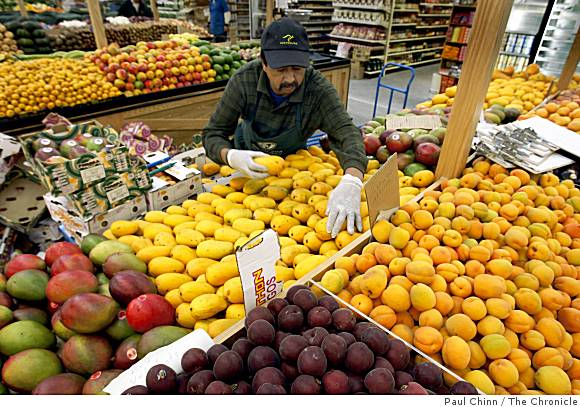 Berkeley Bowl West opens