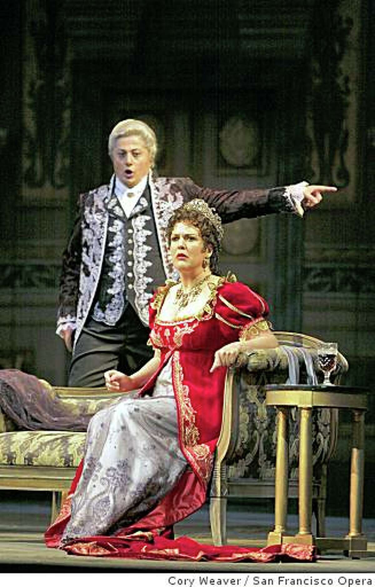 Opera review: 'Tosca' arias pulsate