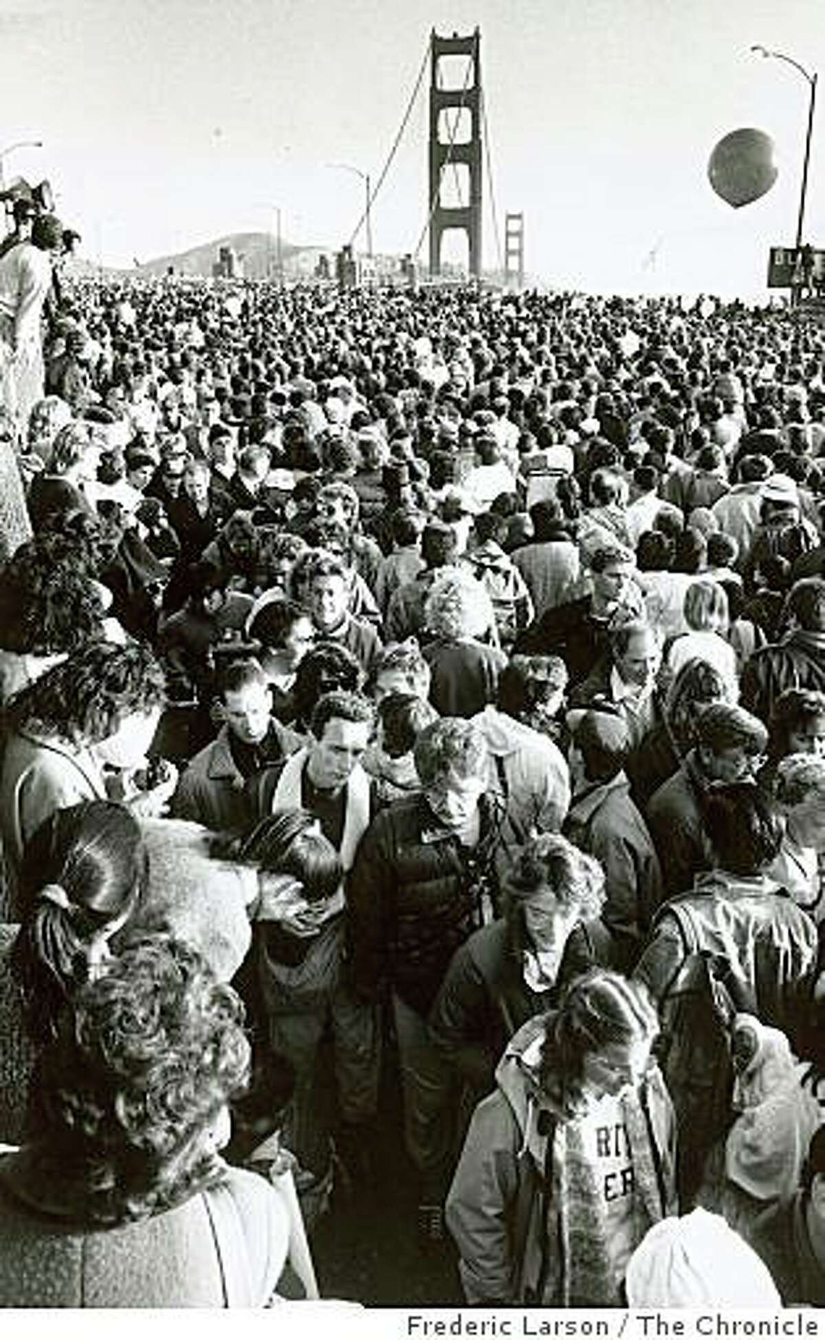 32 years ago, 300,000 people flattened the Golden Gate Bridge