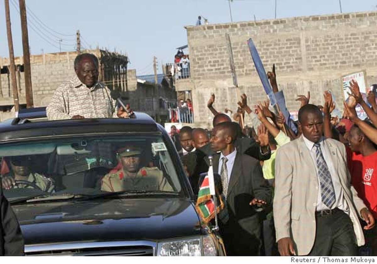 Plenty of handouts in Kenya asvoting nears