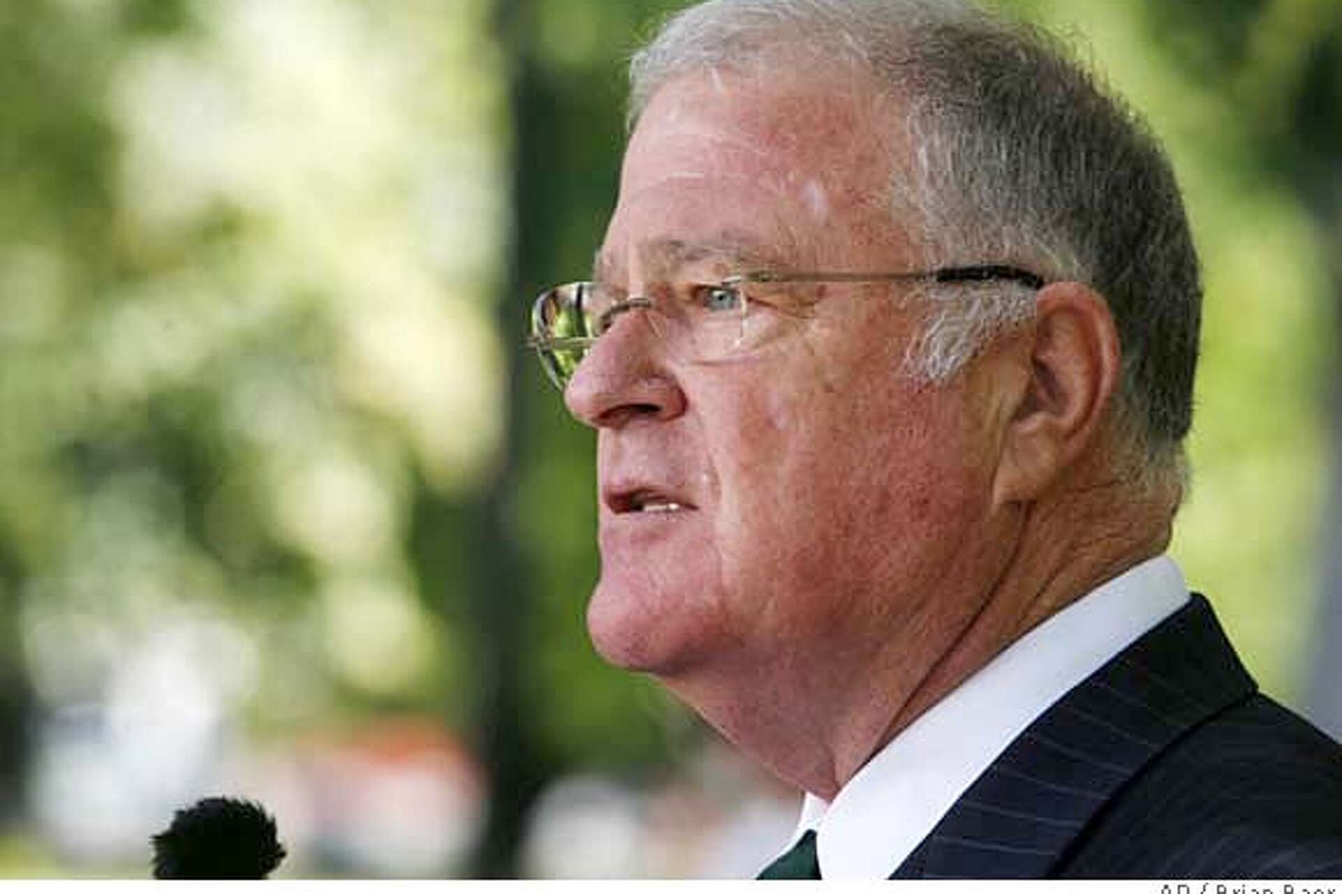 Sen. Perata unharmed in carjacking