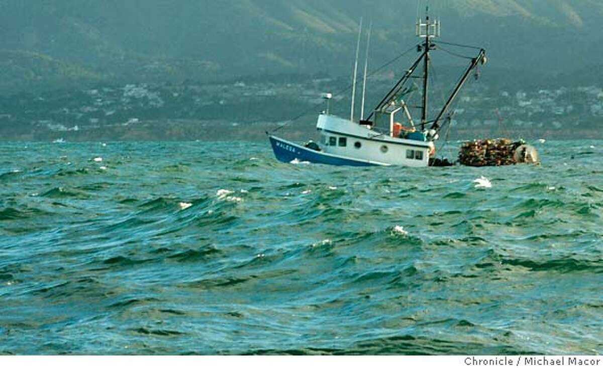 Commercial crabbers agree to start annual scramble today
