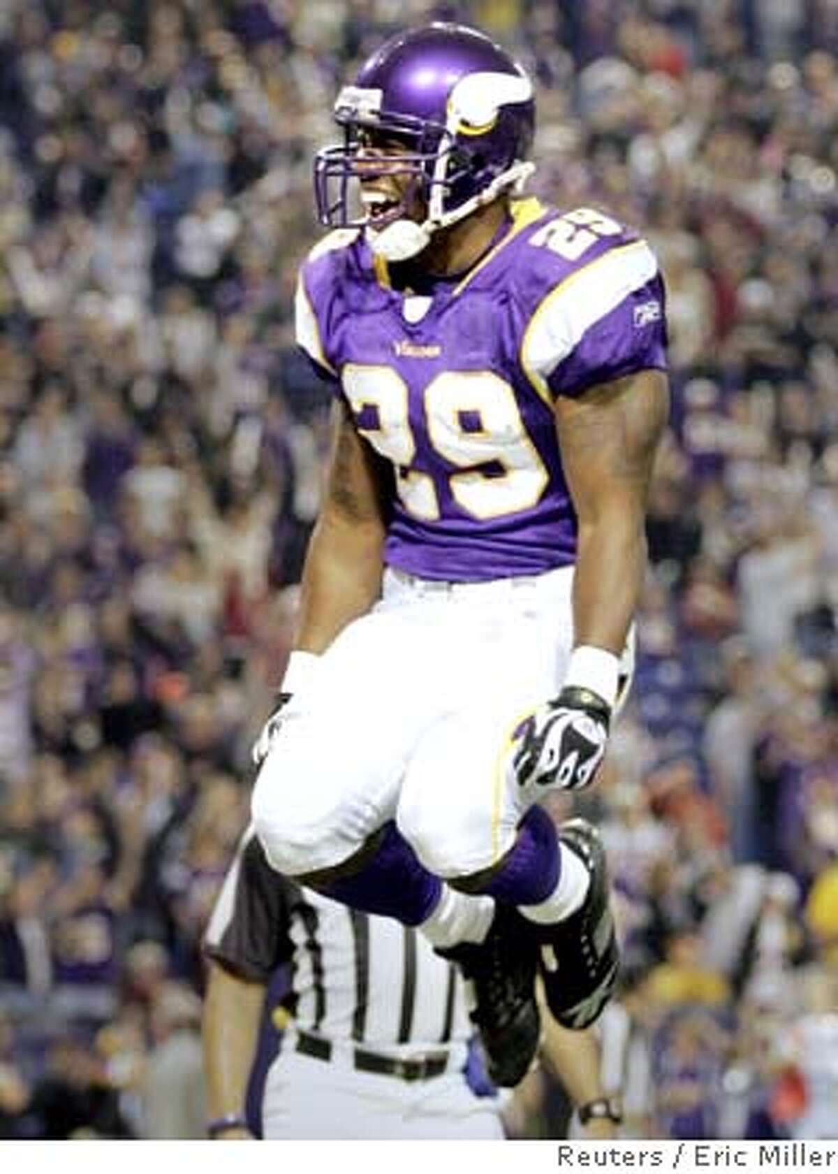 Perplexing Raiders are easy marks for Vikings