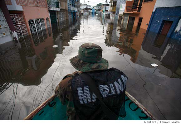 Floods drive thousands from homes in Mexico