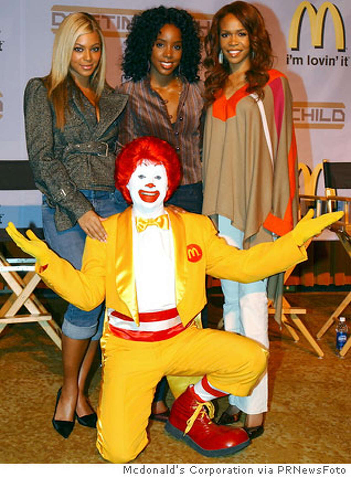 Paris Hilton denies racism claims; Mandy Moore linked to 'Scrubs' star ...