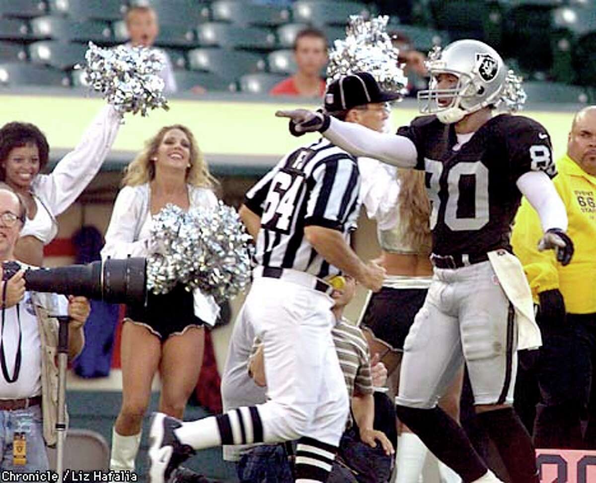 Raiders Run Wild on Seahawks / Offense shines in trouncing of Seattle