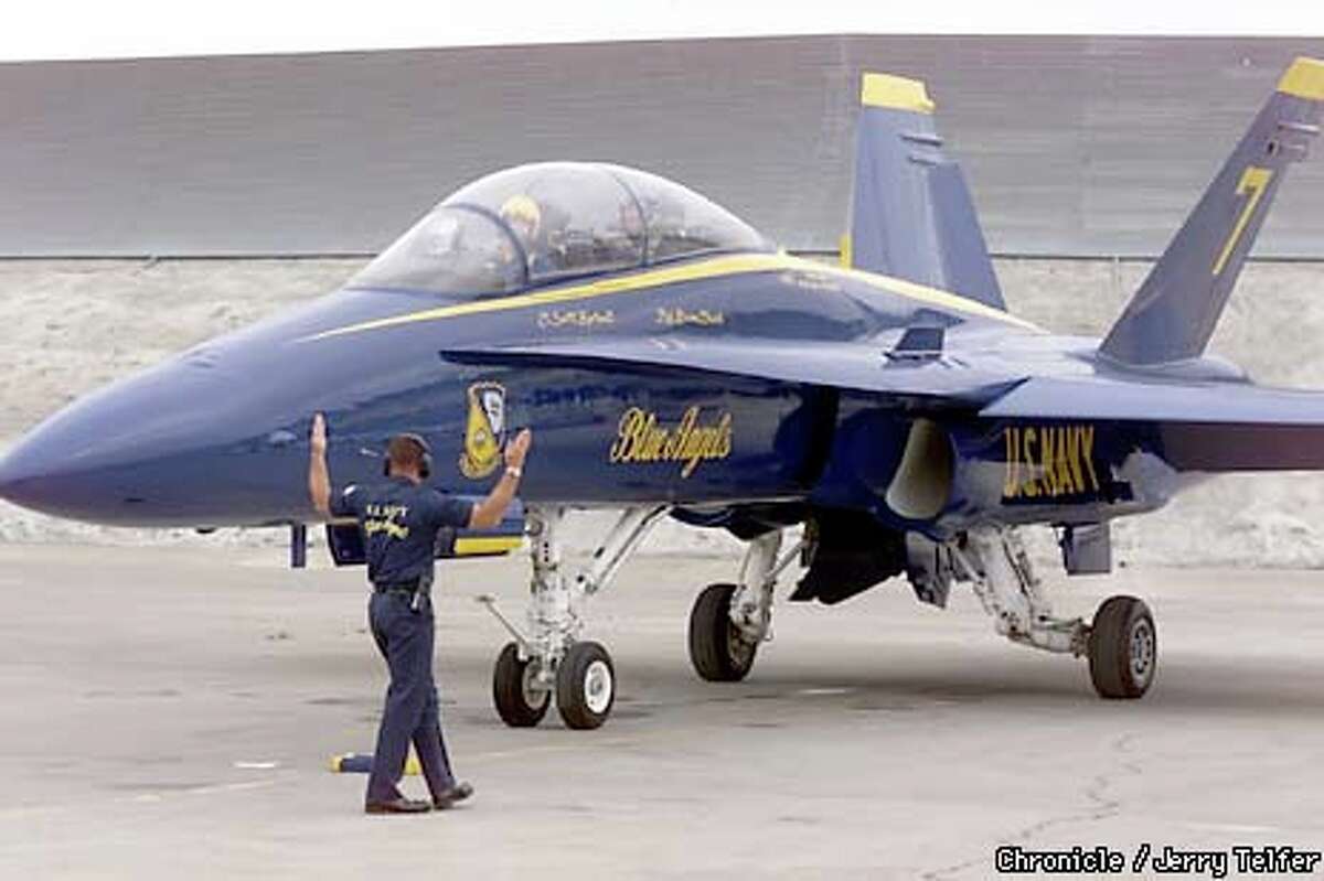 Blue Angels Show Looks Even Better From 7,000 Feet / Fly-along is a ...