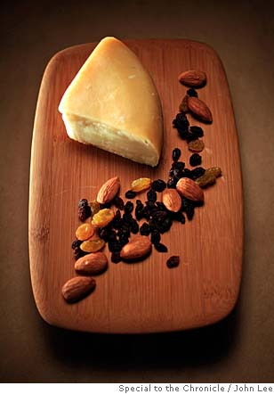 Cheese course: Sherpa, a Portugues cheese from French sheep