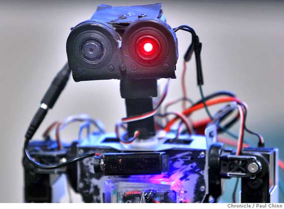 A one-eyed robot can do pushups on command