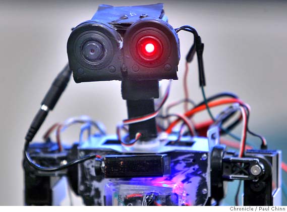 A one-eyed robot can do pushups on command