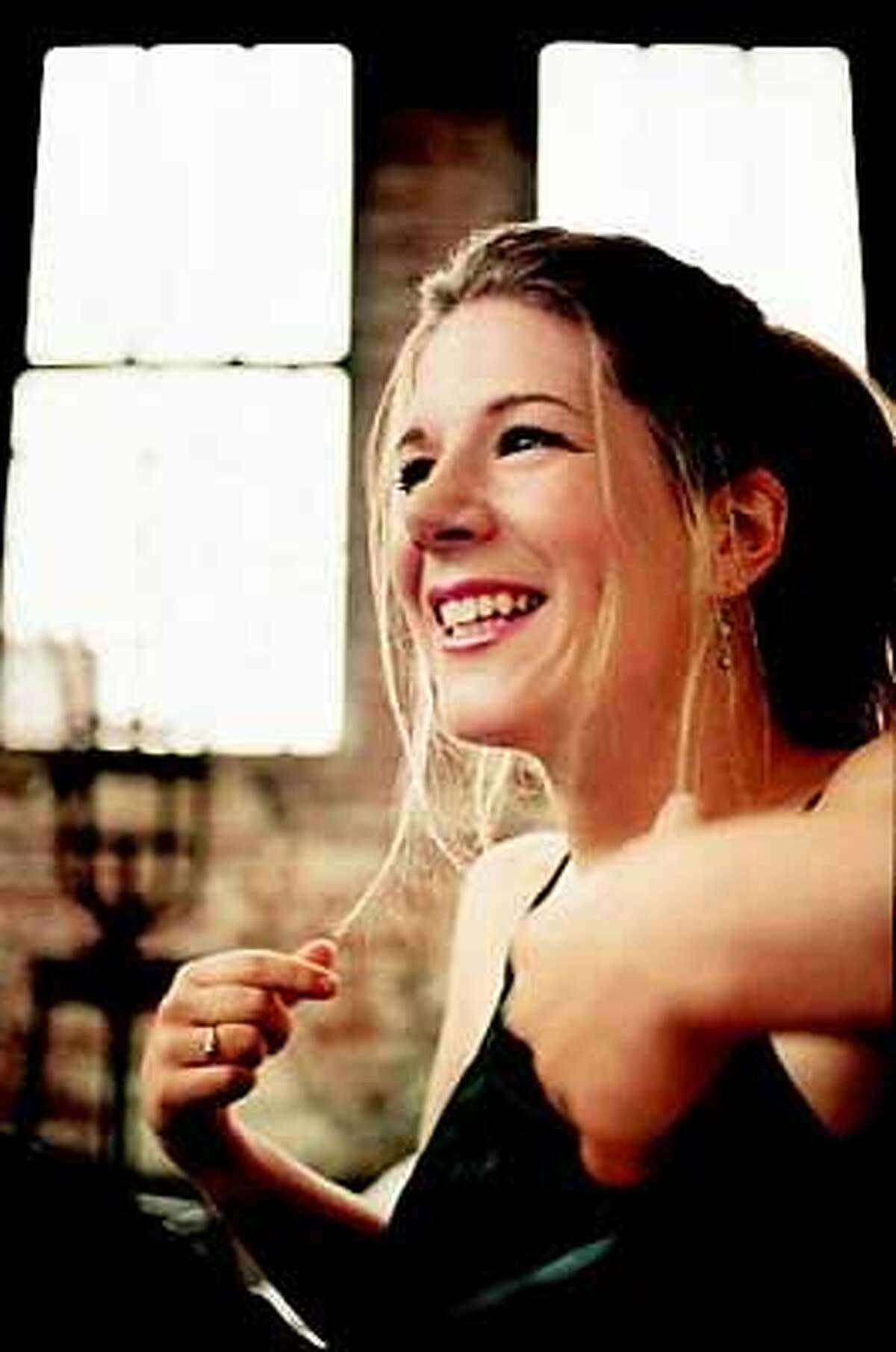 City Folk / Singer-songwriter Dar Williams rallies in NYC