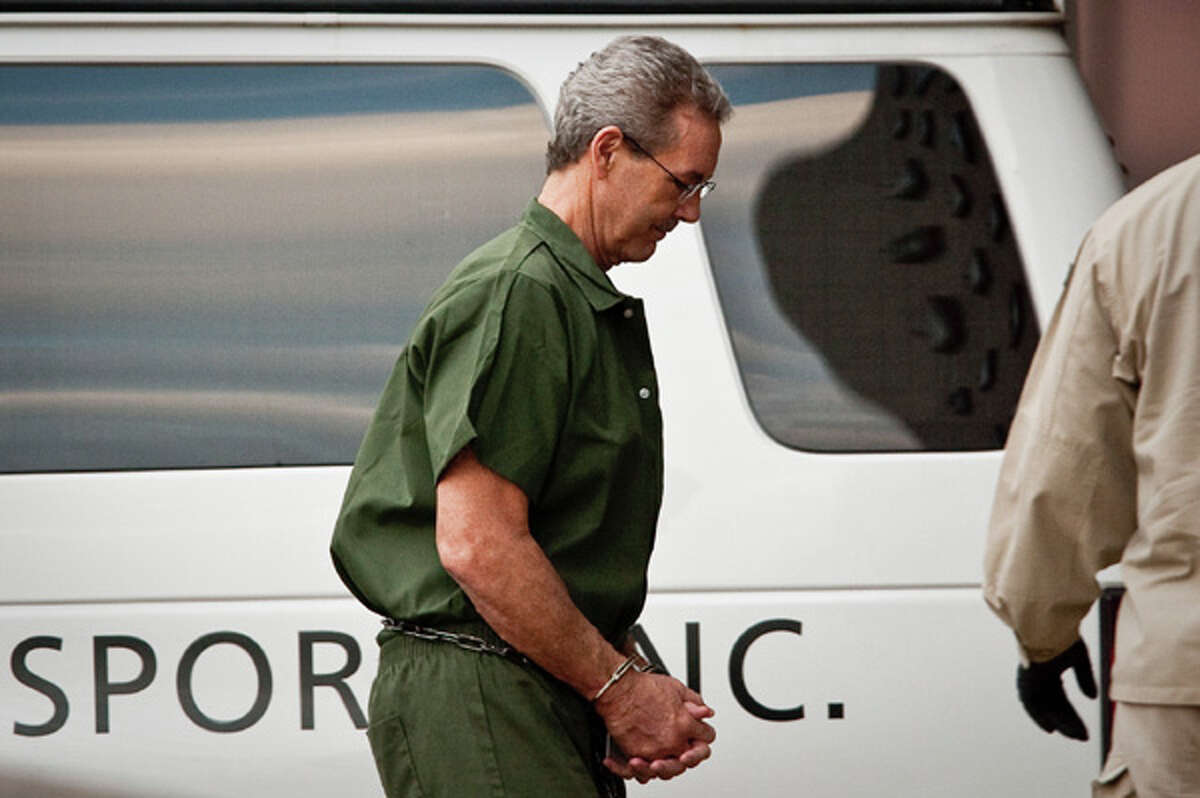 Stanford fraud suits by investors allowed by Supreme Court