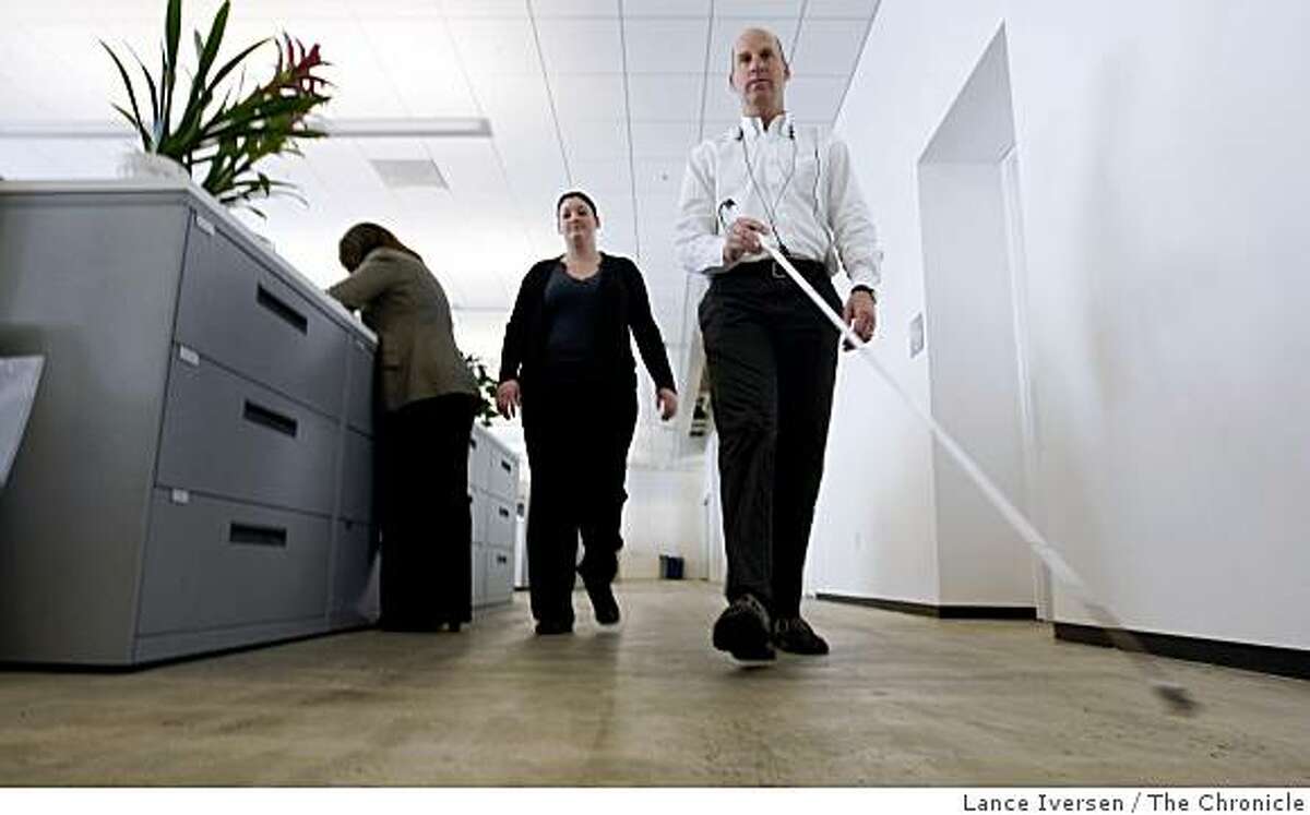 Sudden sight loss drives architect to aid blind