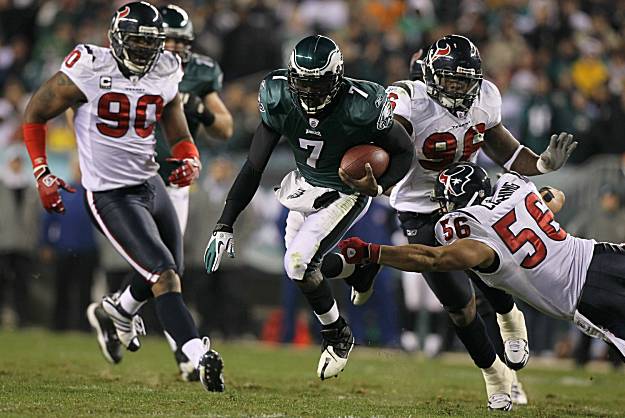 Vick delivers his latest comeback in 4th quarter